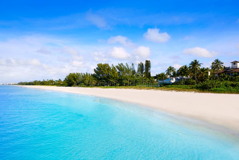 Neapel-Strand am Sonnigen Tag Florida US Stockfoto - Bild von blau ...