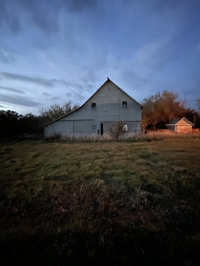 Nebraska barn stock photo. Image of midwest, farm, barn - 242897610