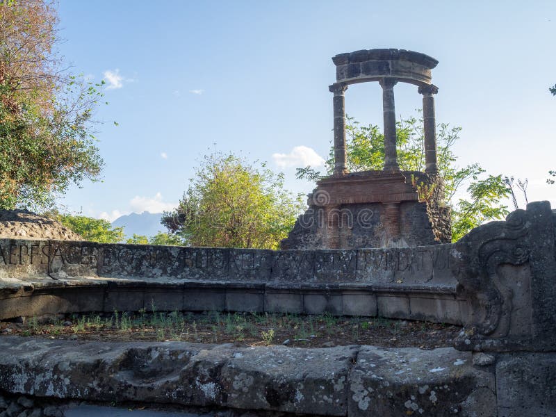 Porta Ercolano, Pompeii editorial photography. Image of unesco - 304463832