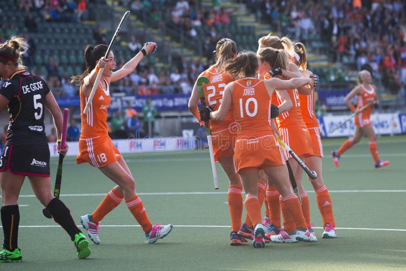 Nederlands Team Die Een Doel Vieren Redactionele Fotografie - Image of ...