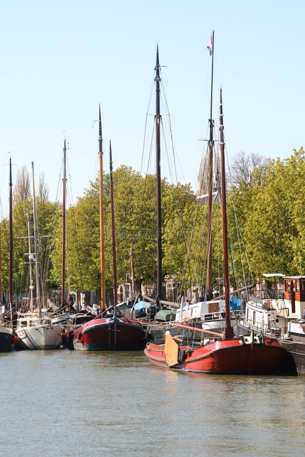 Nederlandse Boten stock foto. Image of stad, nederland - 15034528
