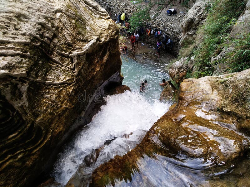 Neer waterfall editorial photo. Image of waterfall, fall - 127176371
