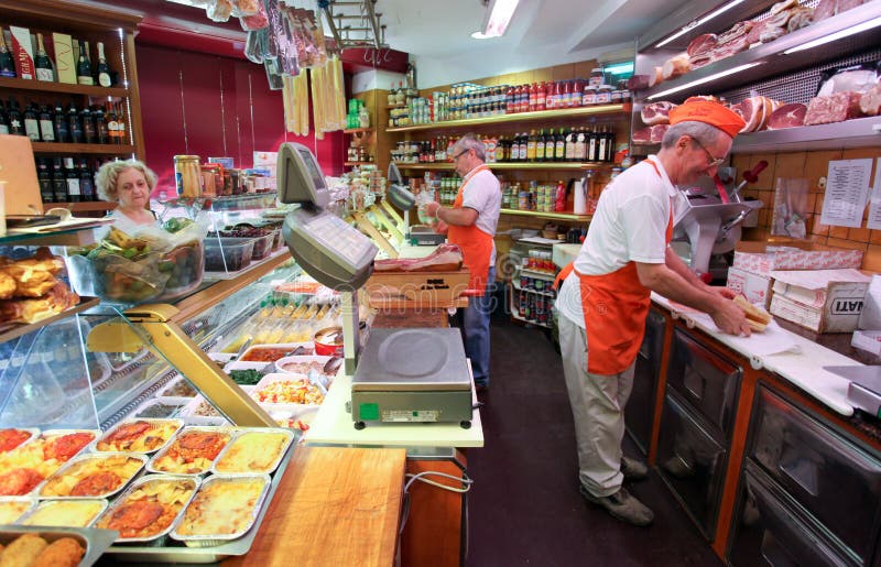 Negozio Di Alimentari a Roma Fotografia Editoriale - Immagine di italia ...