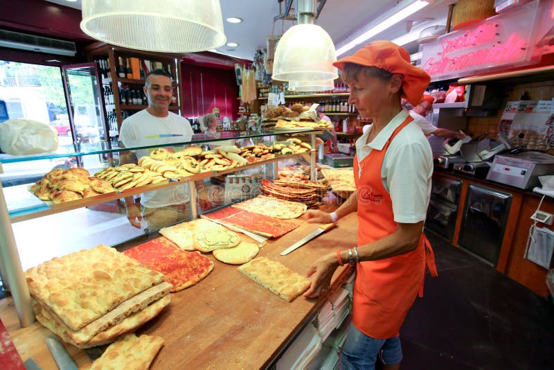 Negozio di pizza italiano fotografia editoriale. Immagine di ristorante ...