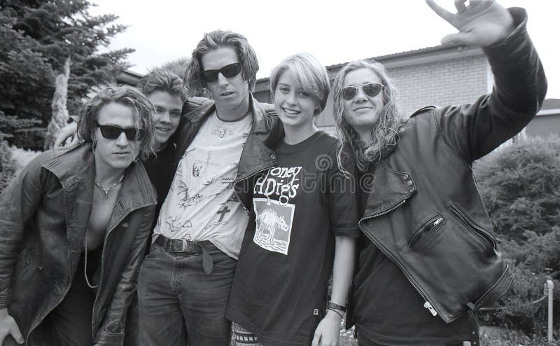 Neighbours Actors 93-94 during Shooting Editorial Image - Image of ...