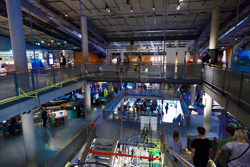 Nemo Science Museum Interior Foto editorial - Imagen de museo ...