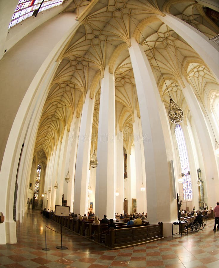 Neo-Gothic Kirche Interier - Neues Rathaus Redaktionelles Stockbild ...