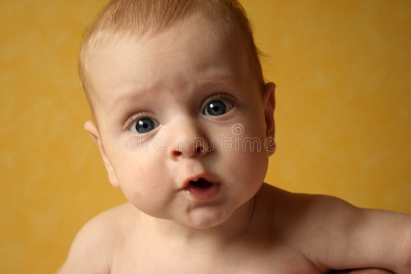 Neonato fotografia stock. Immagine di abbastanza, poco - 5805326