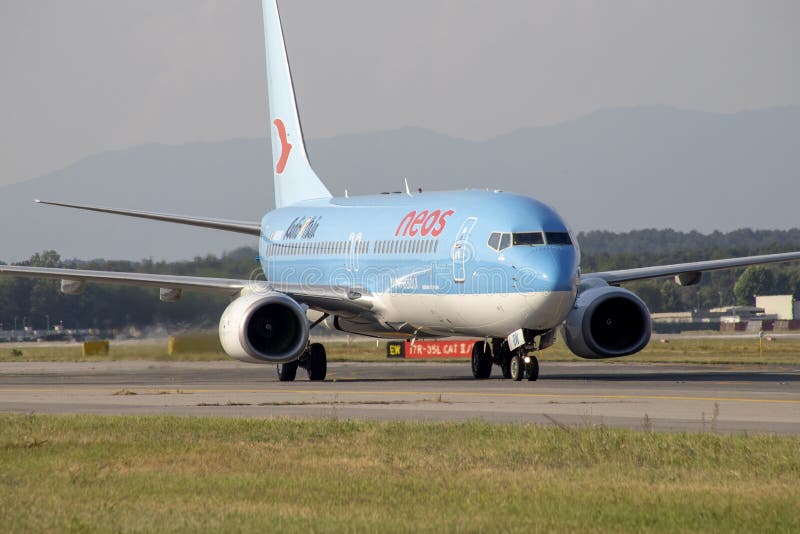 Neos air editorial stock photo. Image of boeing, blast - 183080458
