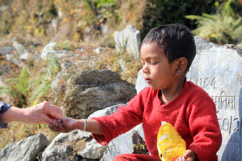 Nepalees kind redactionele stock foto. Image of pret - 35151098