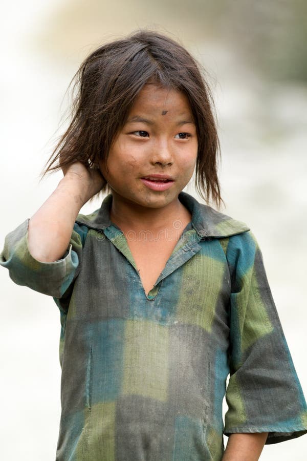 Nepalees meisje redactionele fotografie. Image of armoede - 43483407