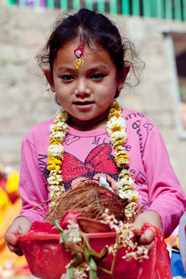 Nepalees meisje redactionele foto. Image of azië, katmandu - 49382556