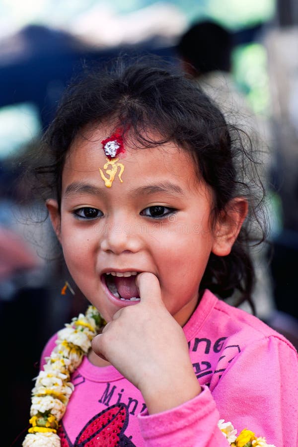Nepalees meisje redactionele foto. Image of azië, katmandu - 49382556