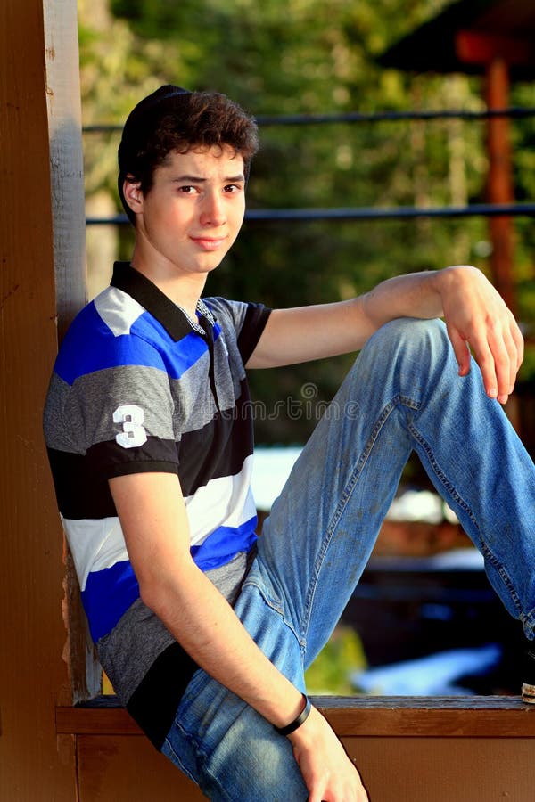 Netter jugendlich Junge stockbild. Bild von person, männer - 53202191