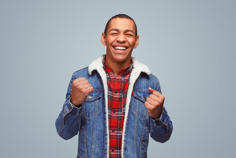 Schwarzer Rappermann, Der Mittelfinger Zeigt Stockbild - Bild von ...