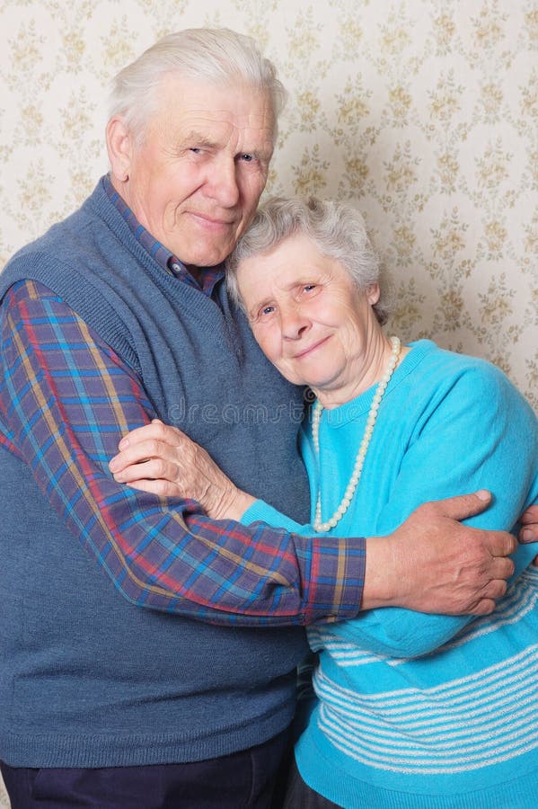 Zwei alte Leute stockfoto. Bild von park, fall, grau, attraktiv - 7083926