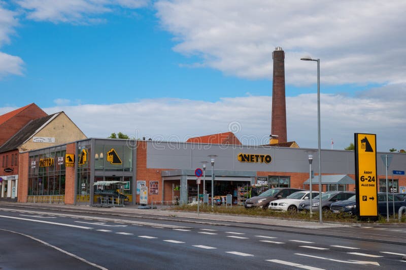 Netto-Supermarkt Signage redaktionelles bild. Bild von emblem - 115137770