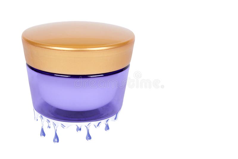 Nettoyez La Bouteille Crème Avec Des Baisses D'une Eau De Elle, D ... Nettoyez La Bouteille Crème Avec Des Baisses D'une Eau De Elle, D ...