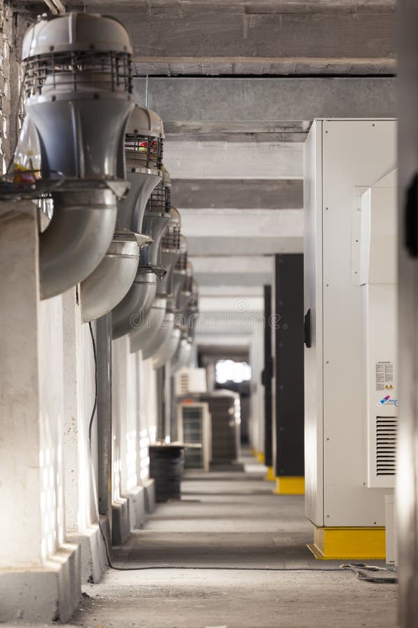 Modern, Brand New Storehouse Stock Image - Image of hangar, built: 32385313