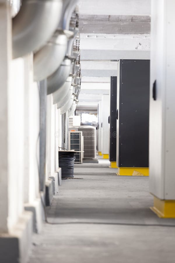 Modern, Brand New Storehouse Stock Image - Image of hangar, built: 32385313