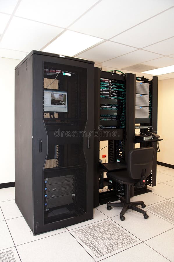 Netz-Server-Station stockbild. Bild von mitte, computer - 16315819
