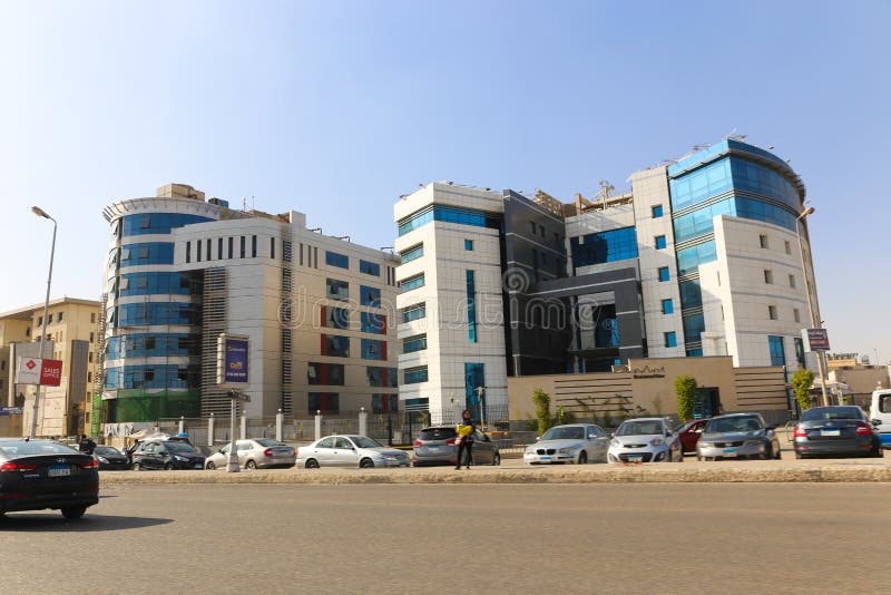 Neue Kairo-Stadt redaktionelles stockfoto. Bild von haus - 100857628