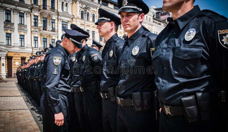 Neue Polizei Patrouilliert Schwur Den Eid Redaktionelles Foto - Bild ...