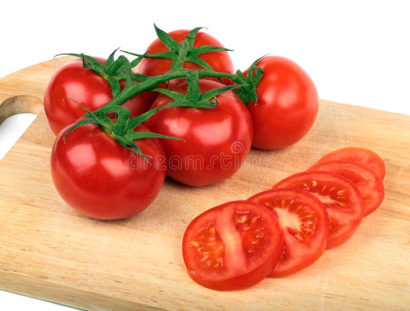 Neue Tomaten Und Scheiben Auf Einer Hartfaserplatte Stockbild - Bild ...