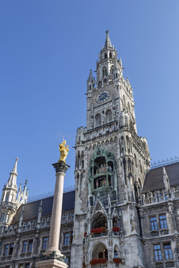 Neues Rathaus in München, Bayern Stockfoto - Bild von berühmt, himmel ...