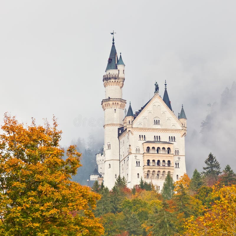 Neuschwanstein castle editorial stock image. Image of building - 21832859