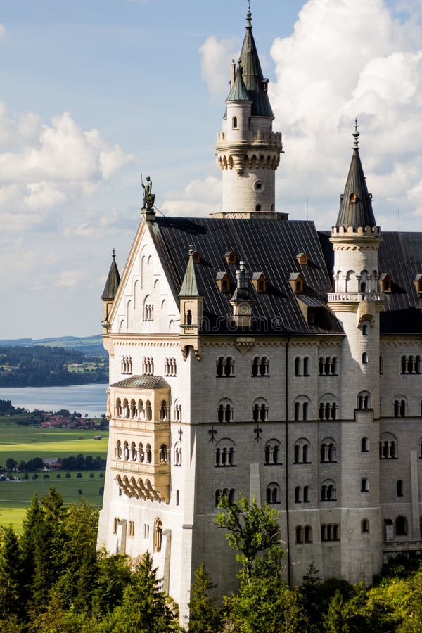 Neuschwanstein Castle Side View Editorial Image - Image of history ...