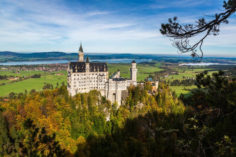Neuschwanstein castle editorial photo. Image of history - 187908191