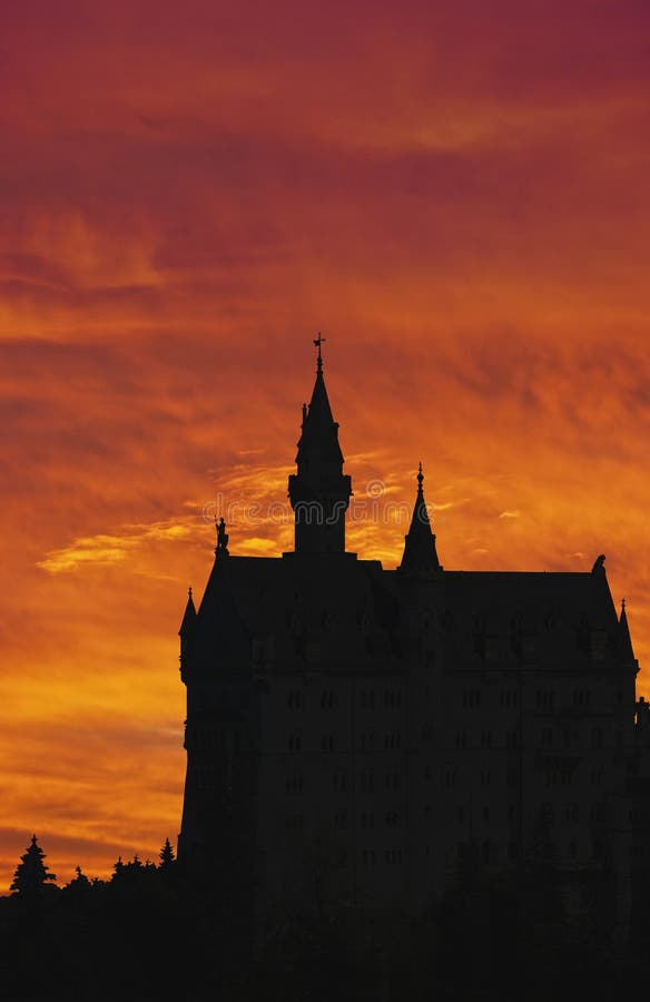Neuschwanstein Castle Sunset Stock Photo - Image of forest, lavish ...