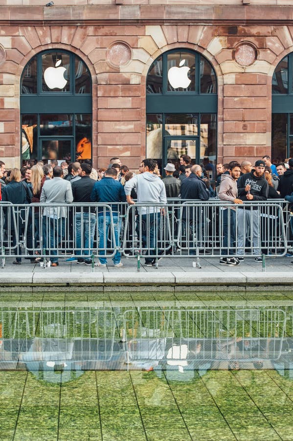 103 Queue Iphone Stock Photos - Free & Royalty-Free Stock Photos from ...