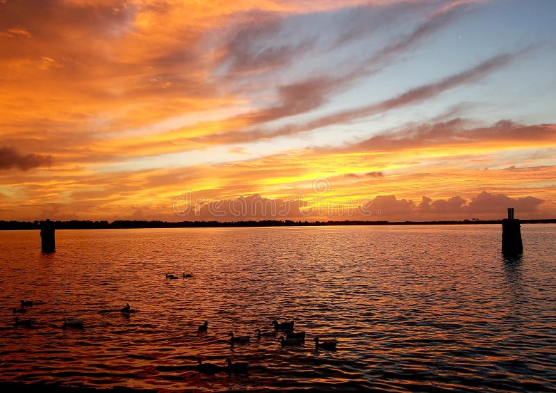 Sunrise on the Neuse River editorial photo. Image of sunrise - 128974006