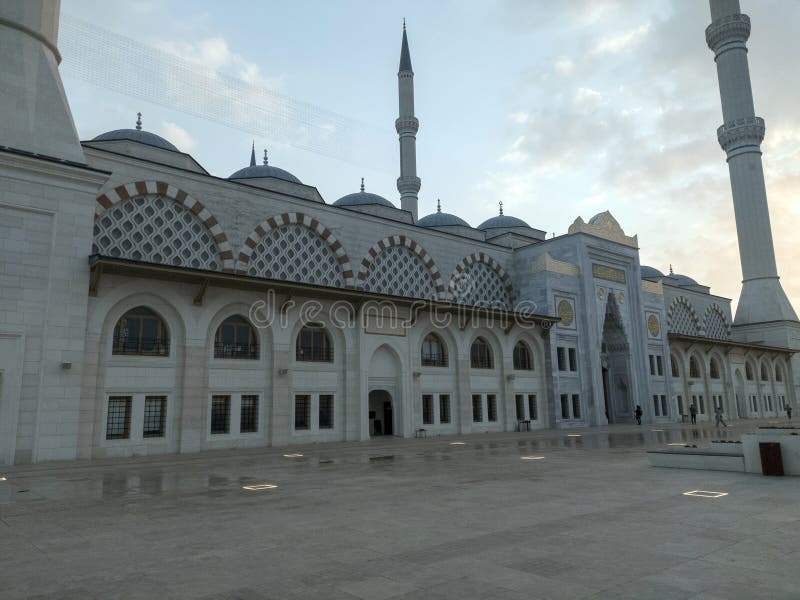 New Camlica Mosque in Istanbul Stock Photo - Image of minaret, famous ...