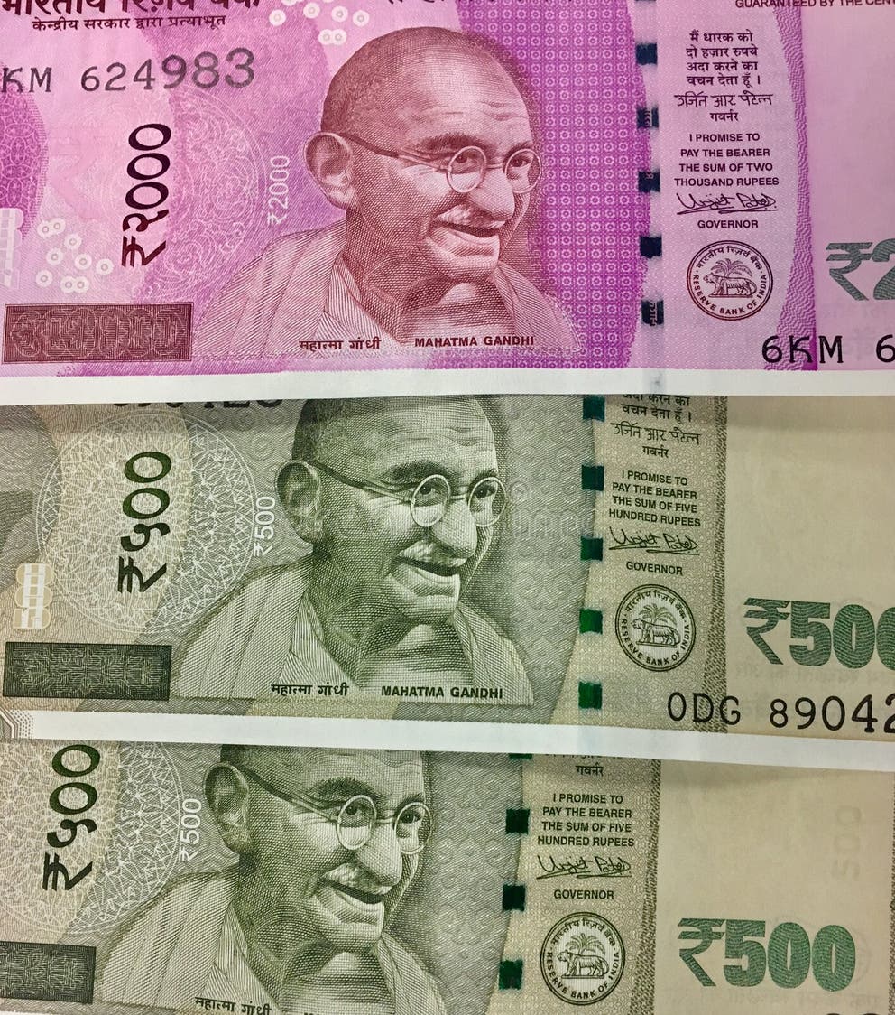 New 500 2000 Denominations Indian Currency Notes Stock Photos - Free ...
