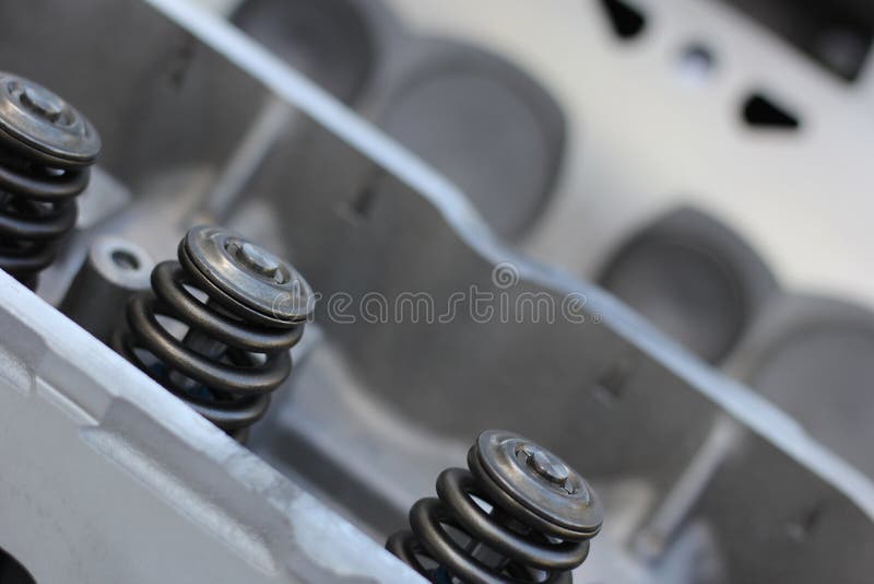 New Eight Cylinder Engine Head with Valve Springs for Vintage ...