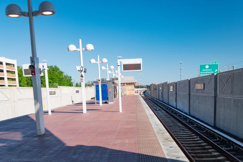 New Silver Line Commuter Stock Photos - Free & Royalty-Free Stock ...