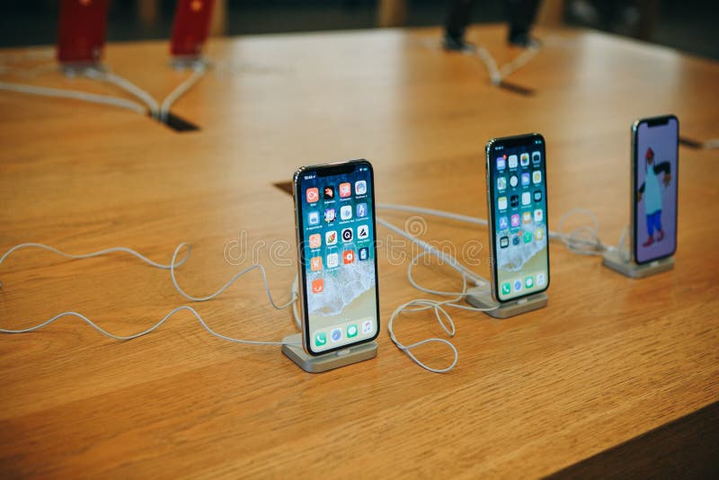 New IPhone X Stand in a Row and Sold in the Official Apple Store in ...