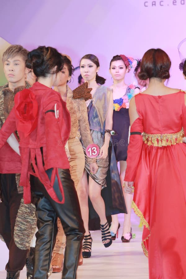 New Model on Fashion Show, Catwalk Show 10 Aug 2013 Editorial ...