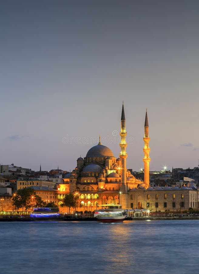 The New Mosque ( Yeni Camii ) at Night,Istanbul,Turkey. Stock Photo ...