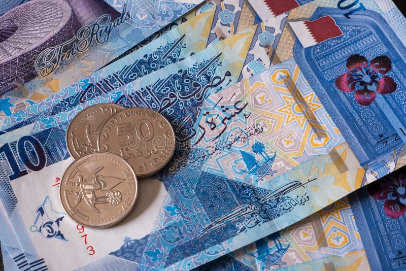 New 10 Qatari Riyal Banknote Stock Photo - Image of banknote, east ...