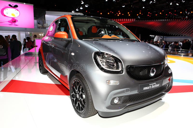 The new Smart Forfour editorial image. Image of showroom - 47219695