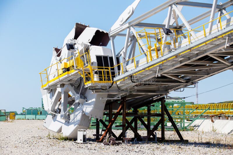 New Stacker-reclaimer for Stacking Coal or Other Bulk Material Stock ...
