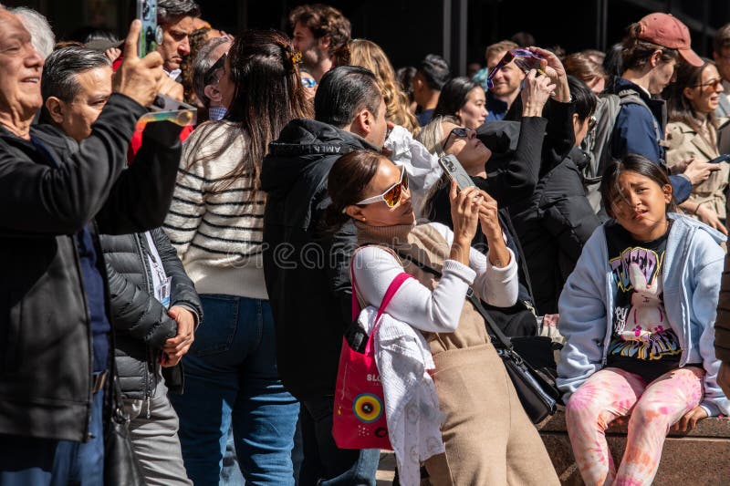 Eclipse Viewers 4 editorial stock photo. Image of viewing - 314228498