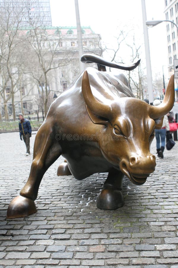 New York Bull editorial stock photo. Image of artwork - 18060628