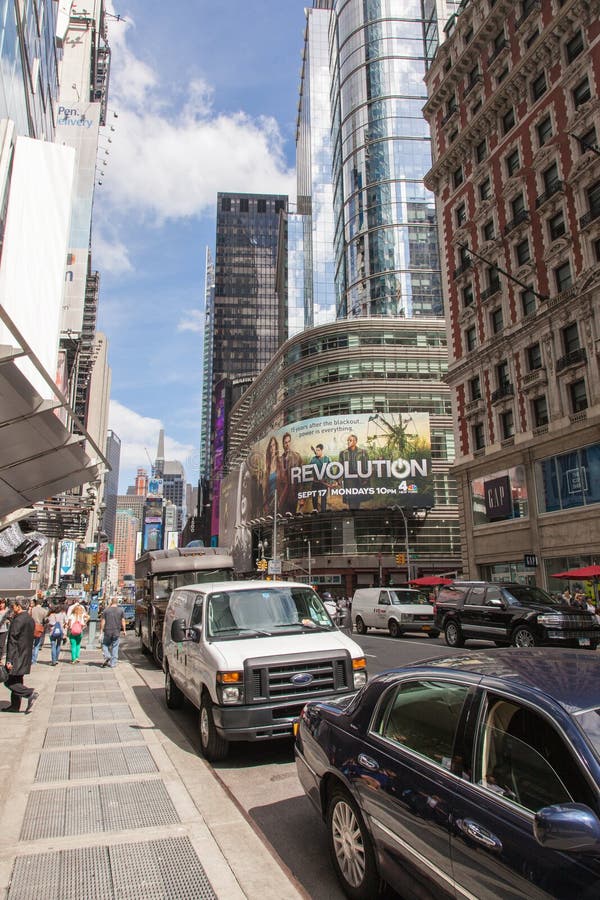 New York City Walk editorial stock photo. Image of building - 28915113