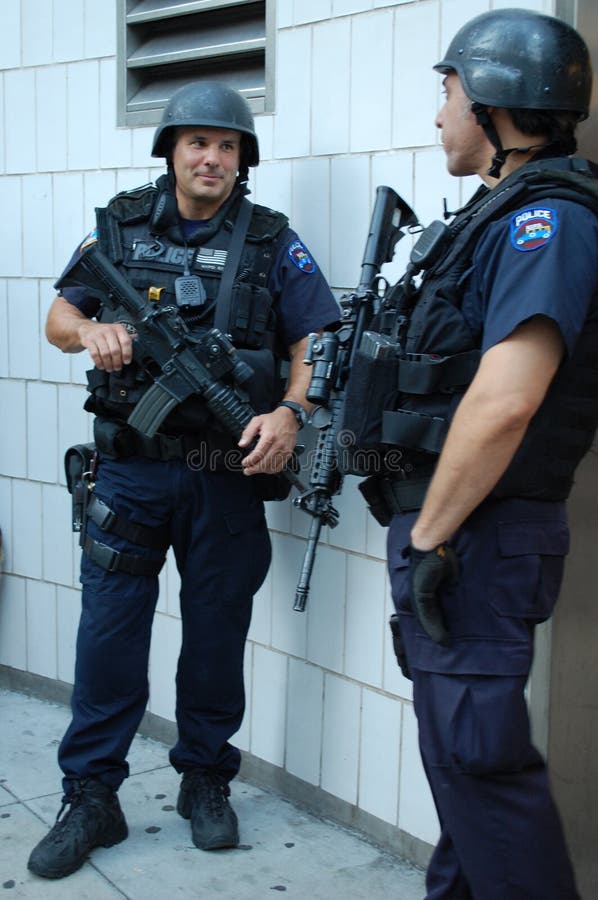 New York Police Emergency Services Unit Editorial Image - Image of ...