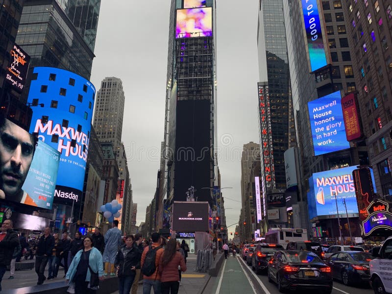 New york times square editorial stock image. Image of business - 223734834